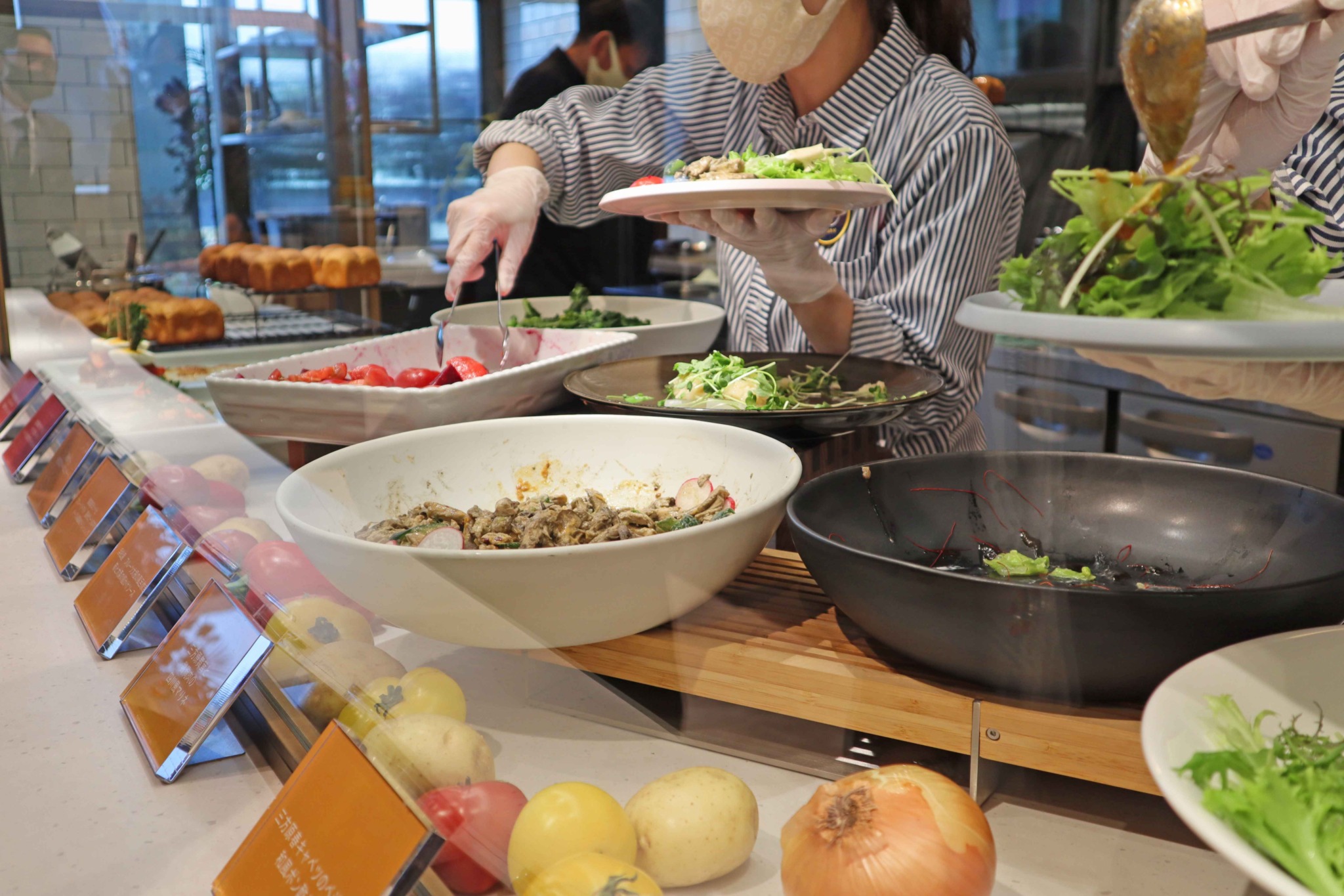 地産地消が美味しい「SWEETS BANK」内にある『カフェ＆ベーカリー TORA TO FUSEN(とらとふうせん)』 - とれタビ