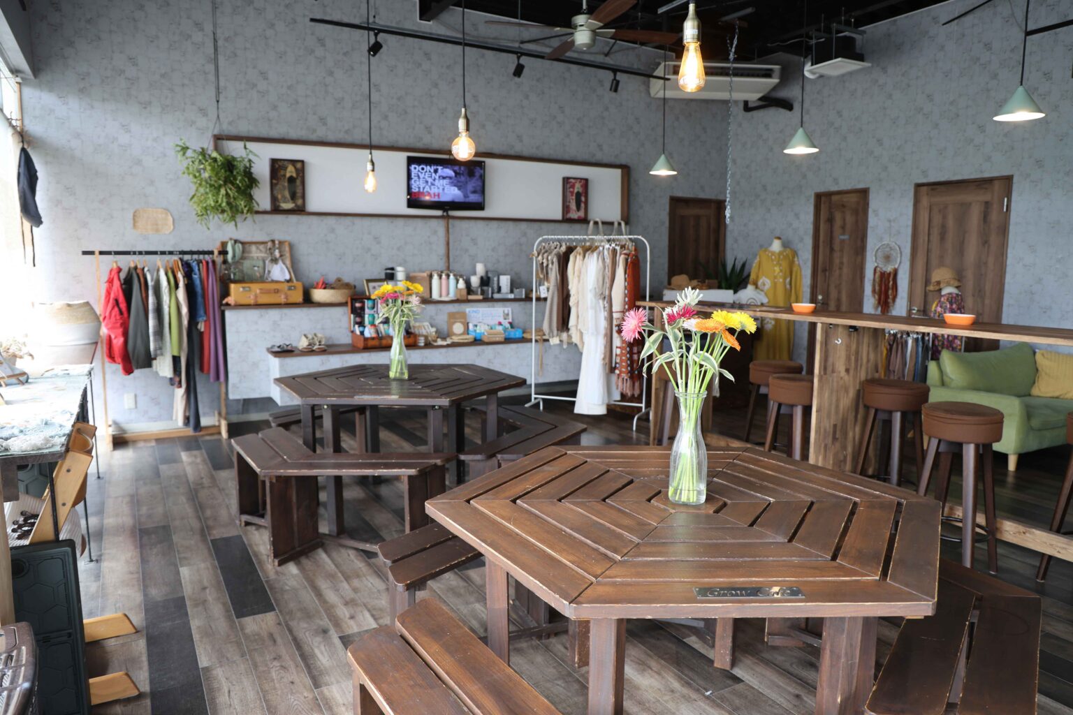 ビーチ沿いでヴィーガンのブラジル料理が食べれる『Grow Cafe by jormiy』 - とれタビ